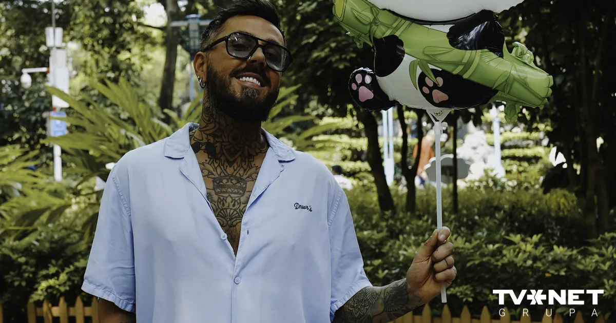 Kašers slēdzis savu cepuru biznesu un mainījis dzīvesvietu