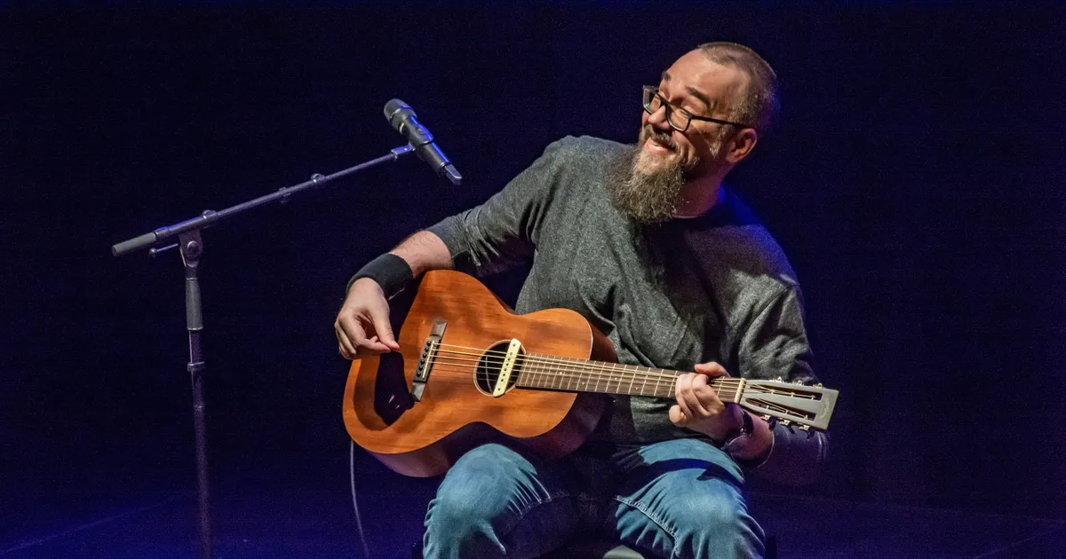 Andres Roots laseb Tartu bluusil kõlada siin ja seal piiri taga