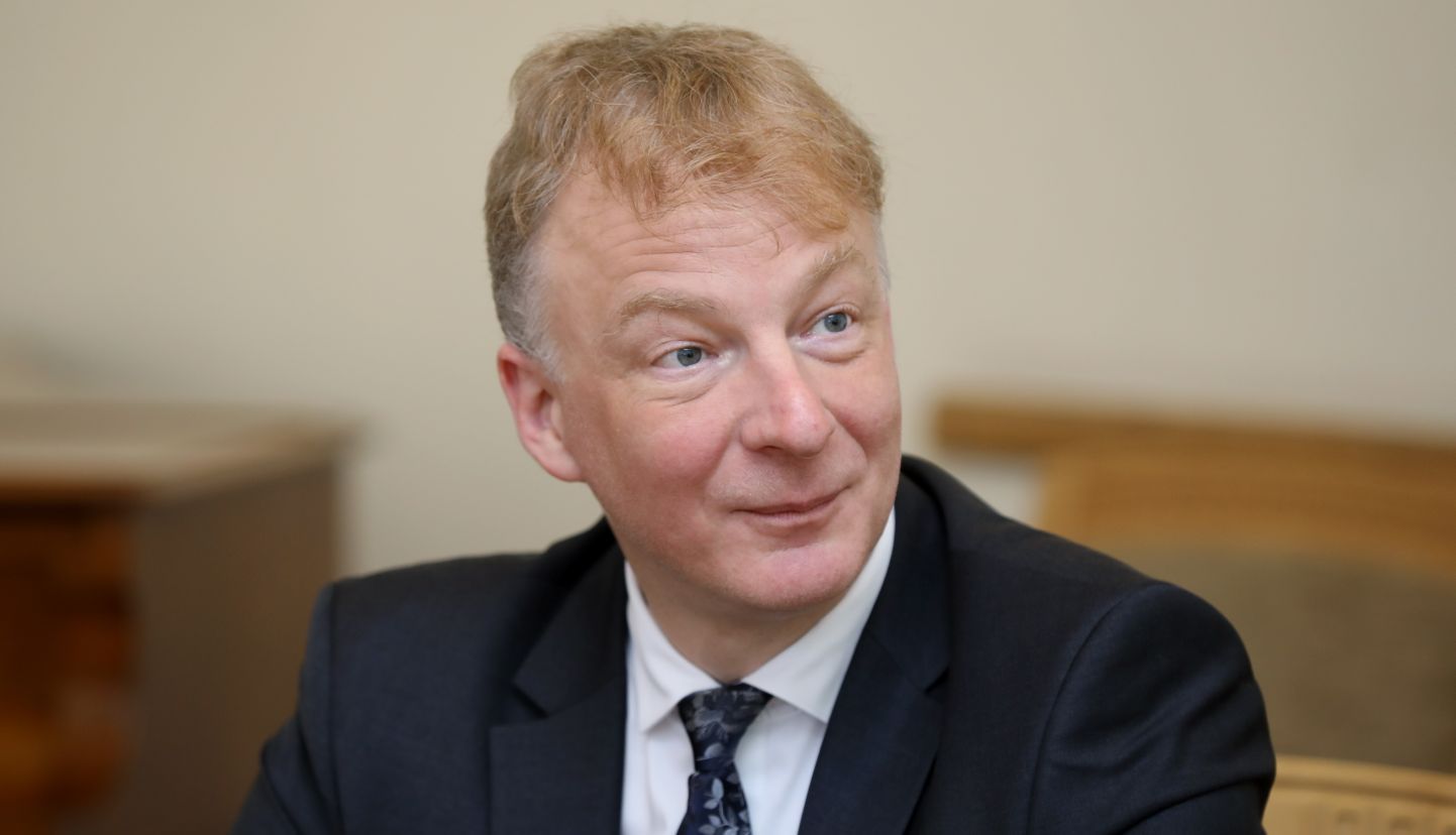 Prānis noliedz, ka būtu slēpis ziņas par Mūzikas akadēmijas pasniedzēju ...