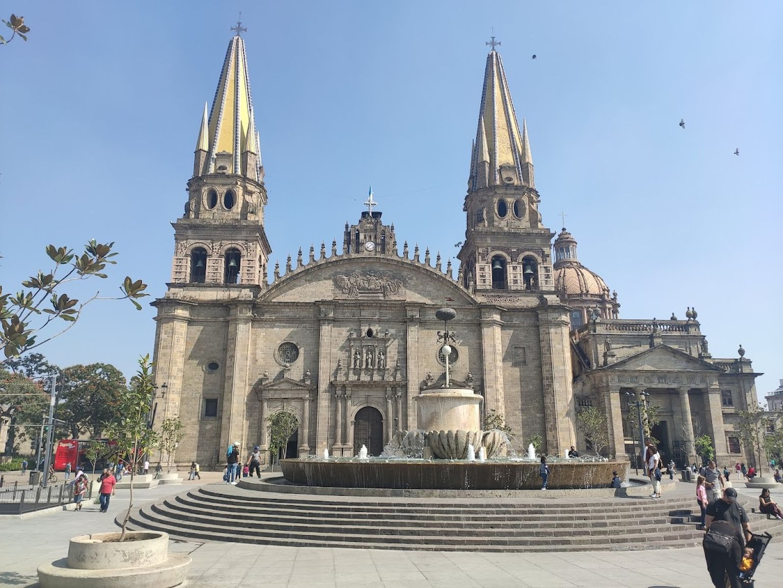 KÜSITAKSE PABEREID Mõned Mehhiko osariigid muudavad koroonareegleid