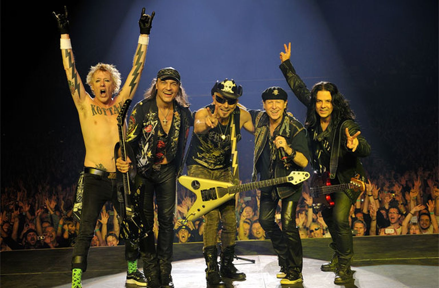 VIDEO Rokgrupa "Scorpions" atbalsta Ukrainu un maina dziesmas "Wind of ...