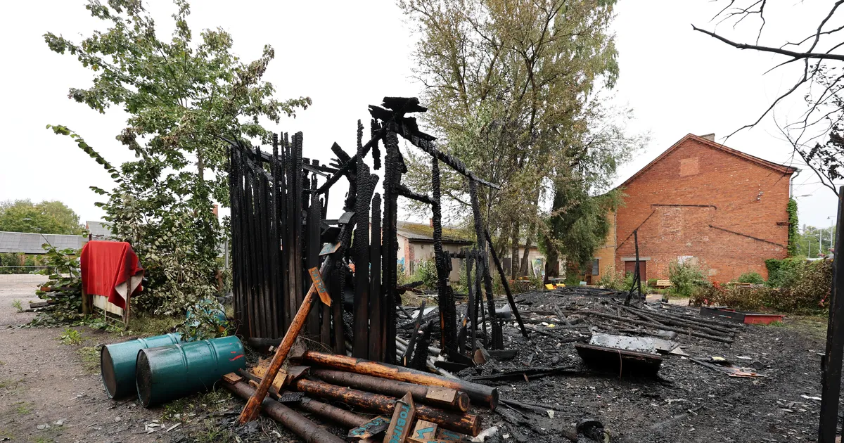 FOTOD Puukuur põles maha ja tuli kahjustas ka Mülä baari lastenurka