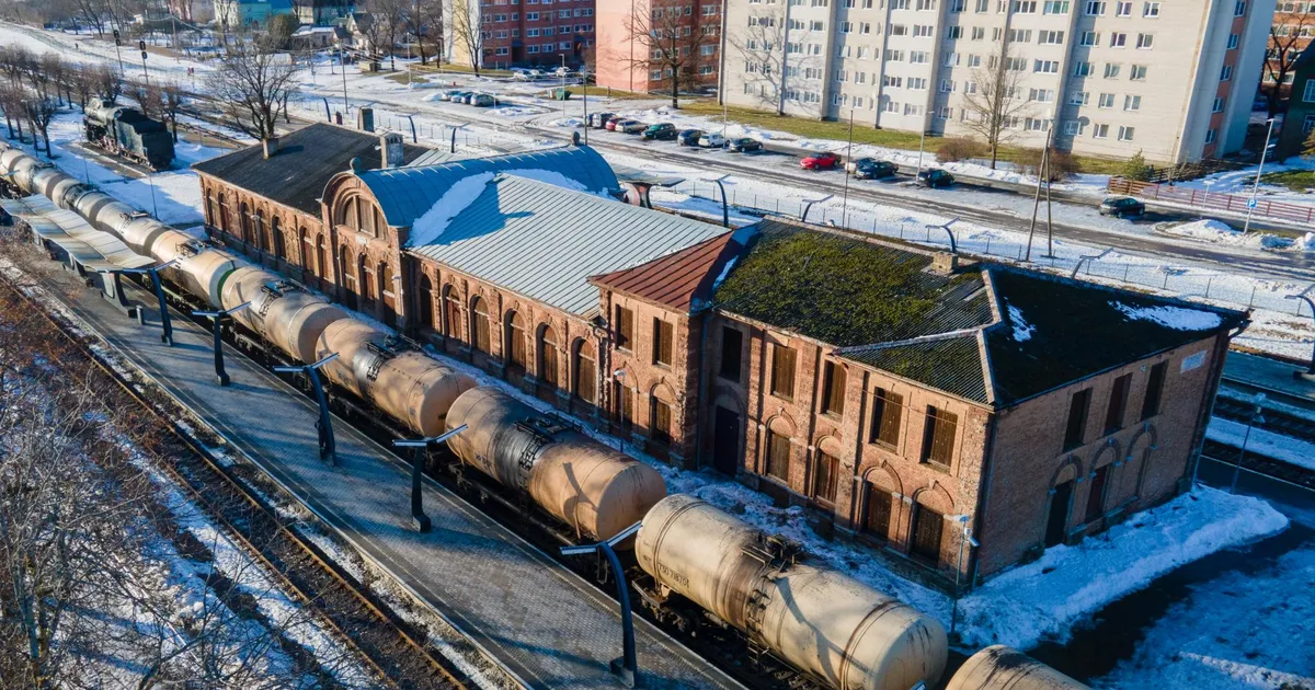 Tapa raudteejaama juures saetakse vanad puud maha