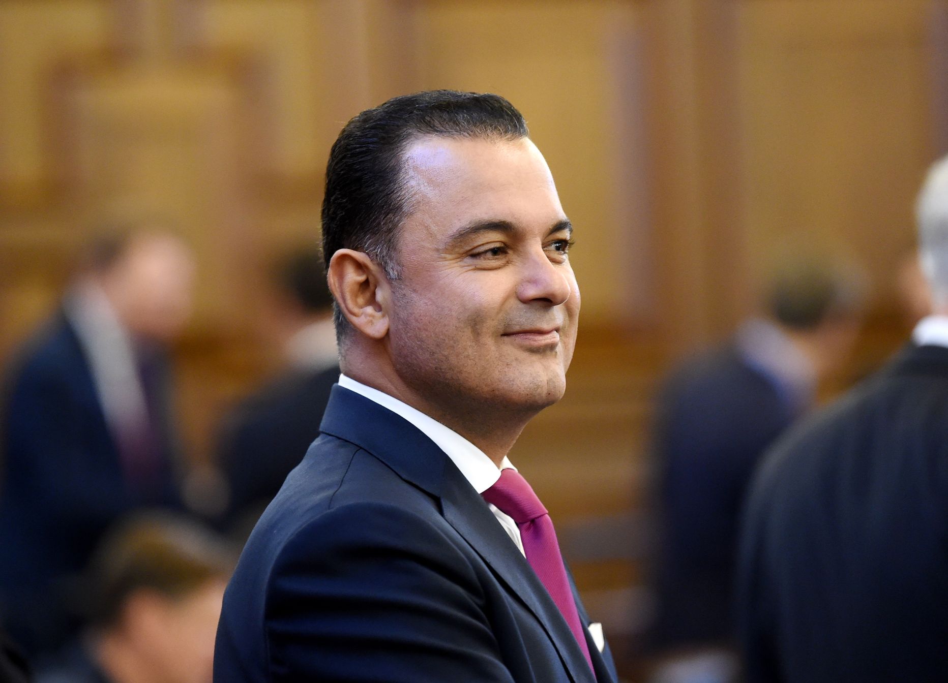 Abu Meri neplāno pamest ārsta praksi pēc stāšanās ministra amatā