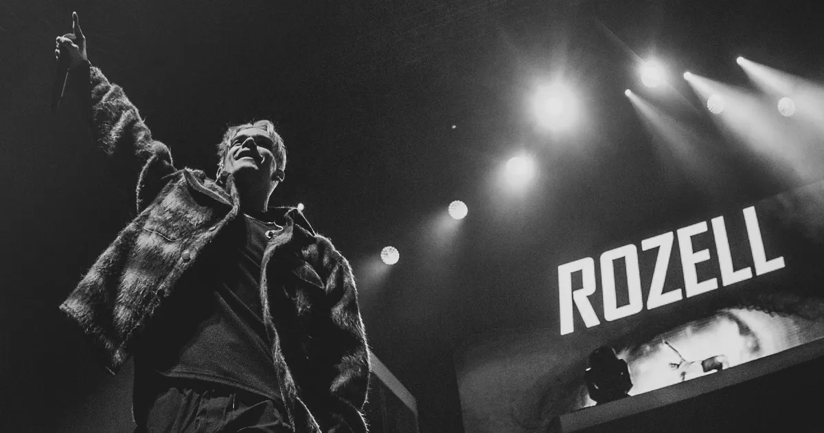 Rozell tuli välja looga "Closer", mis algas juhuslikust mündiviskest ...