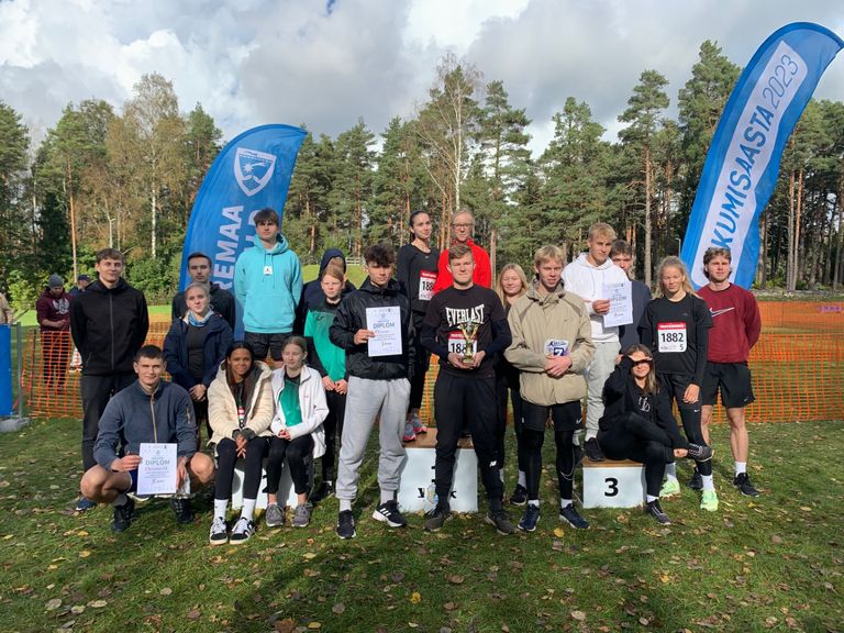 TULEMUSED Vaata, kuidas läksid maakonna koolide teatekrossi võistlused