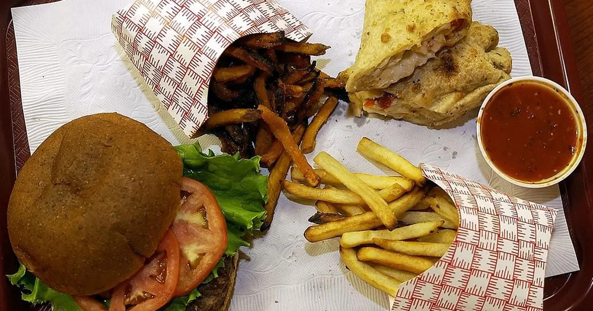 MARTIN PENT Rämpstoit tuleb tehisaru toidulaualt eemal hoida