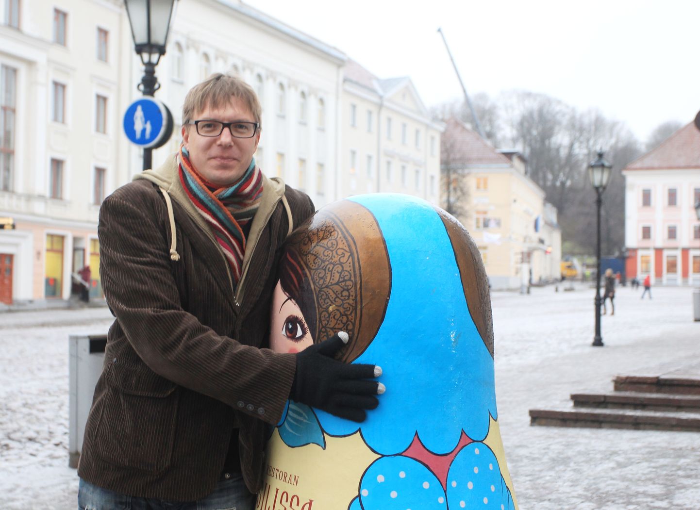 SINIJÄRV SOOVITAB Hillitsetud ja heas mõttes realistlik romaan