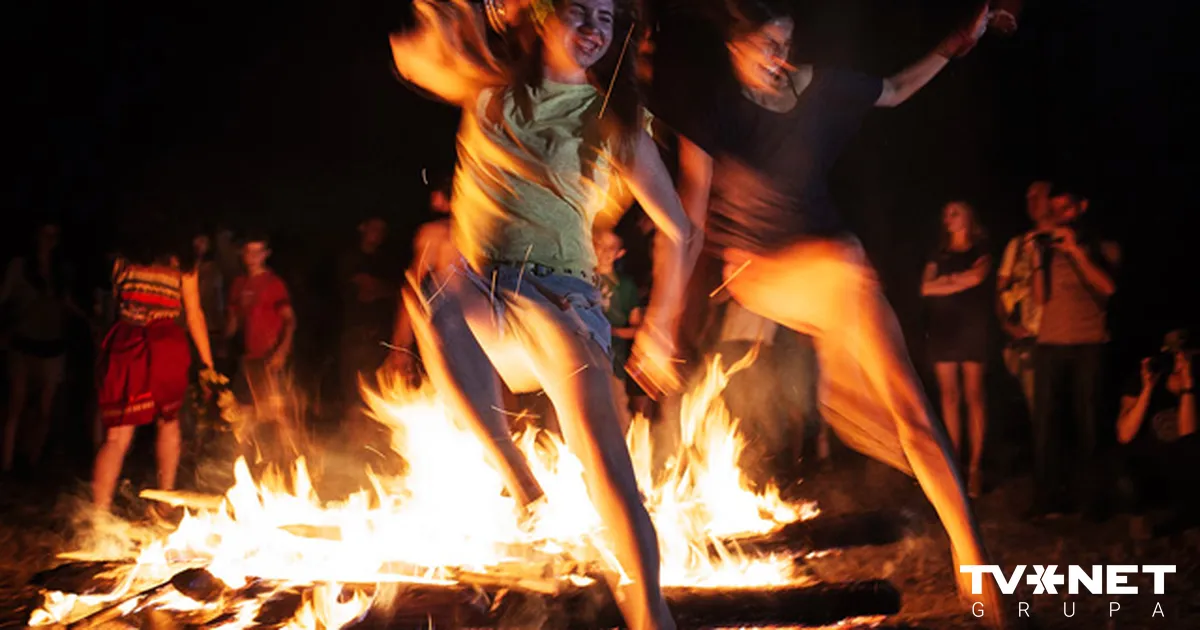 Klāt saulgriežu nakts. Kur guni, dziedi un danco!
