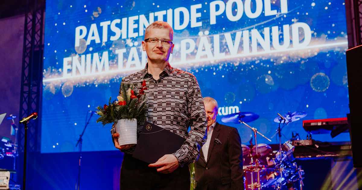 Tartu ülikooli kliinikumi kirurgid Jaak Lehtsaar ja Taavi Põdramägi ...