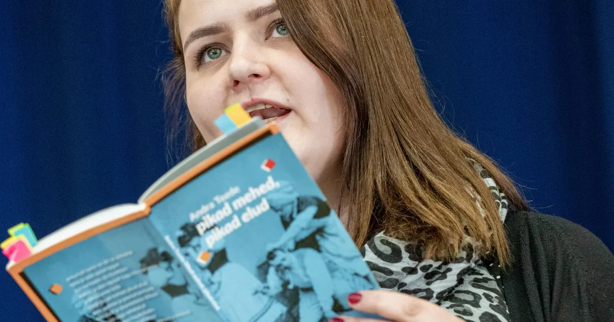 Külla tuleb luuletaja, näitekirjanik ja «Õnne 13» stsenarist Andra Teede