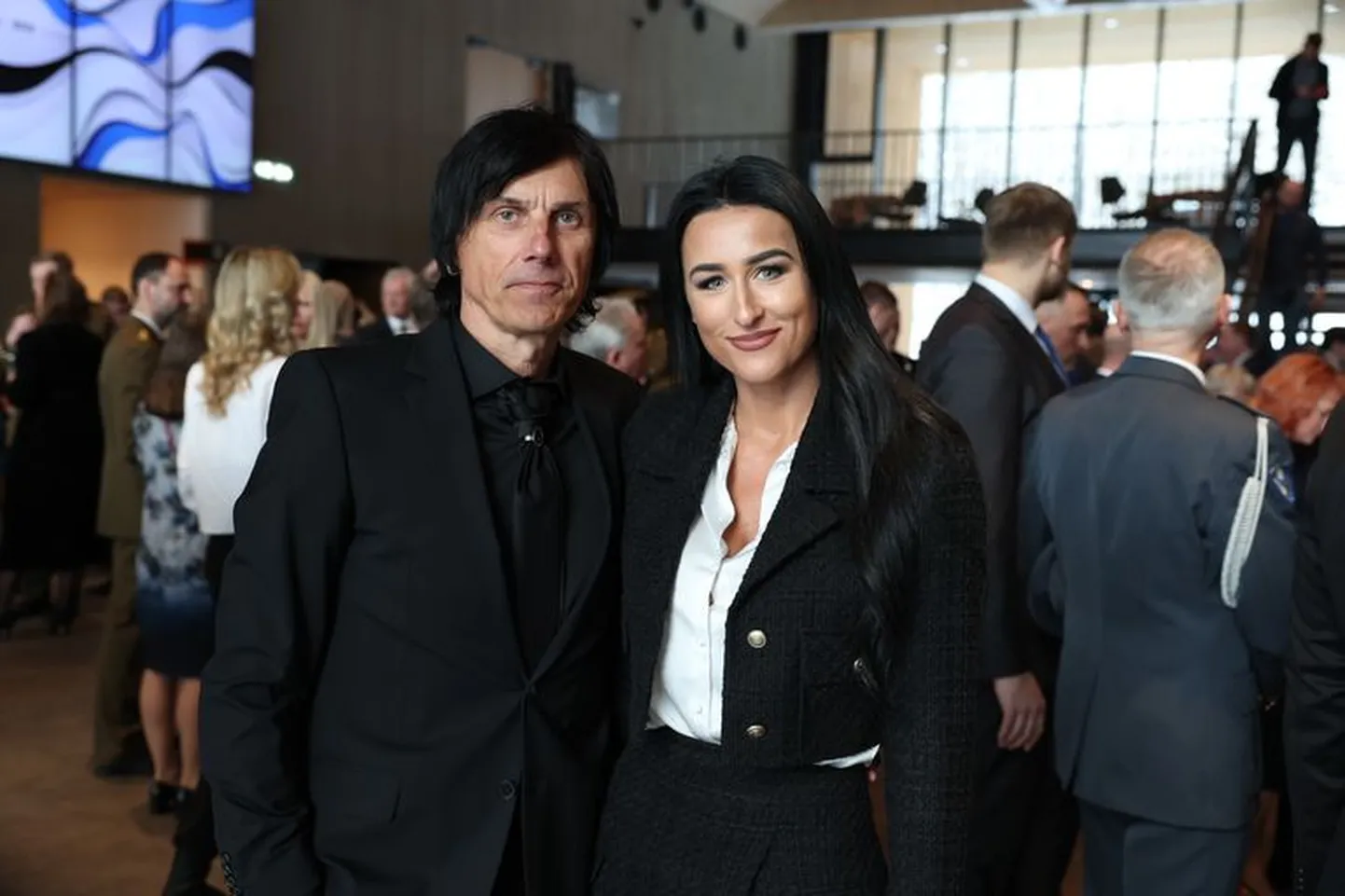 KLÕPS «Nii palju ilu ühel pildil!» Hendrik Sal-Salleri noor pruut rabab ...