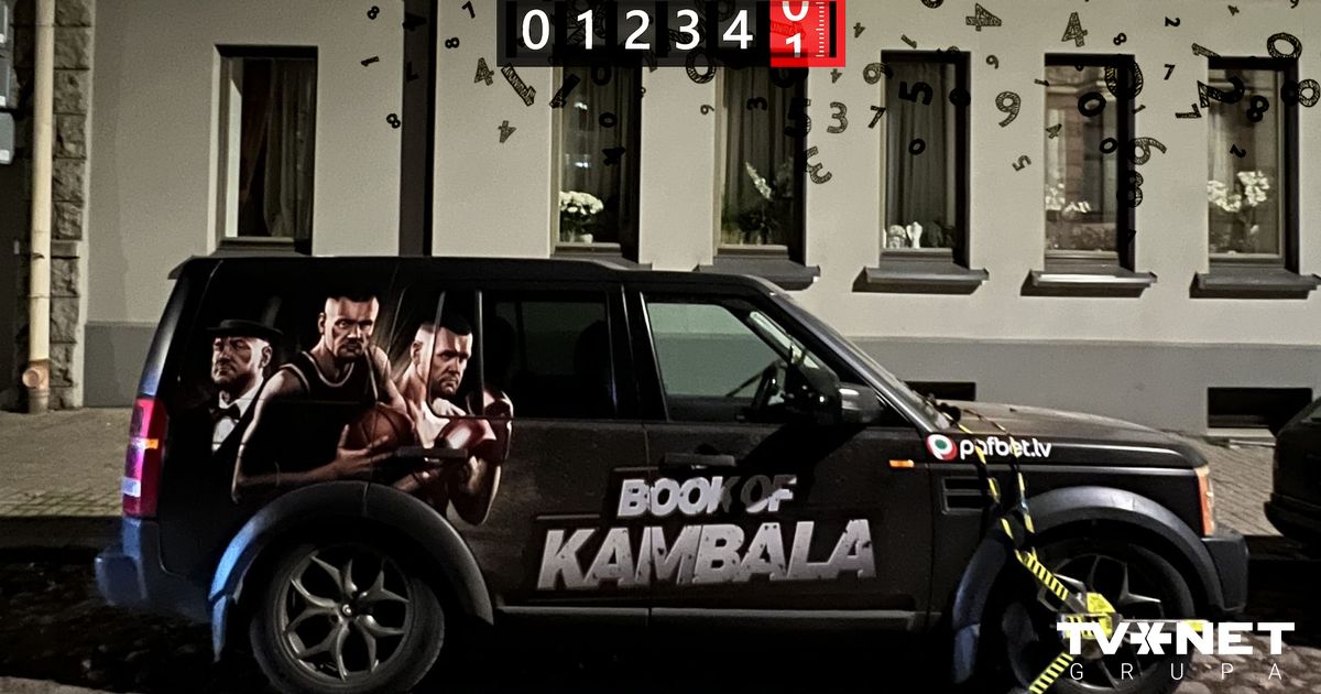 Pamestais "Book of Kambala" džips Rīgas centrā ar bloķētu riteni. Cik ...