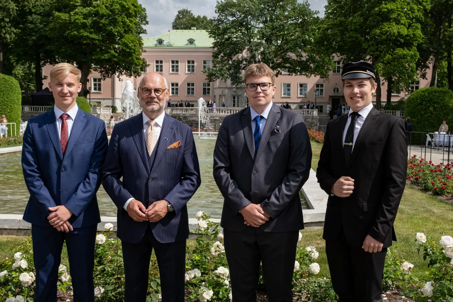 Riigipea tunnustas mitut Lääne-Virumaa tublimat õpilast