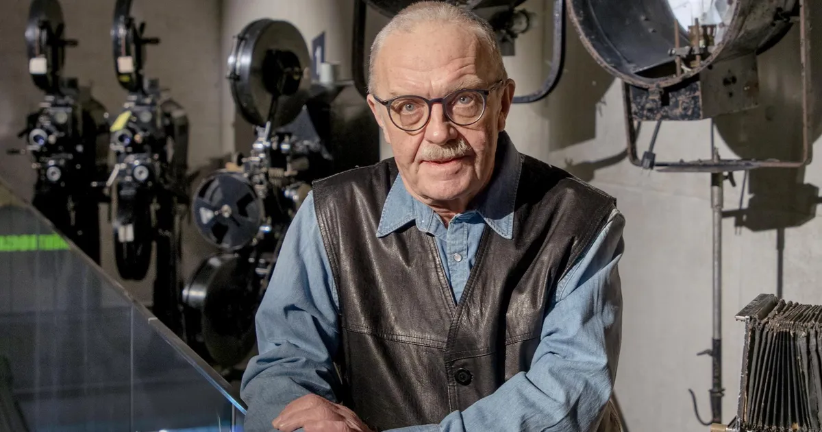 Suri filmide «Ideaalmaastik» ja «Vee peal» autor, režissöör Peeter Simm