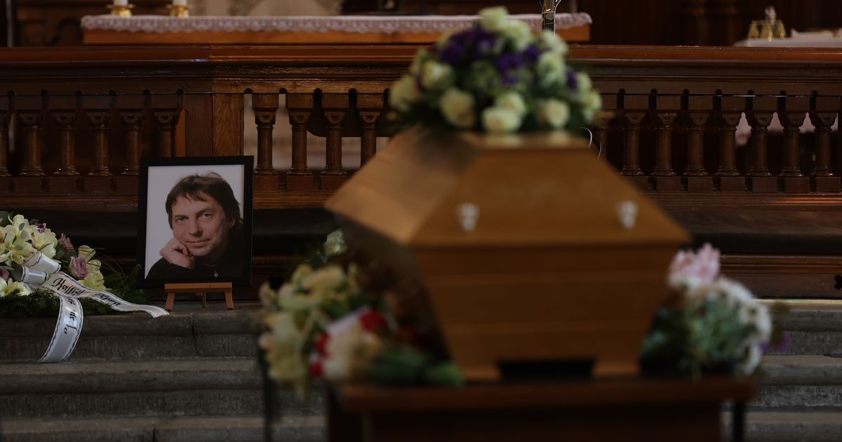 GALERII Henry Laks saadeti viimsele teekonnale