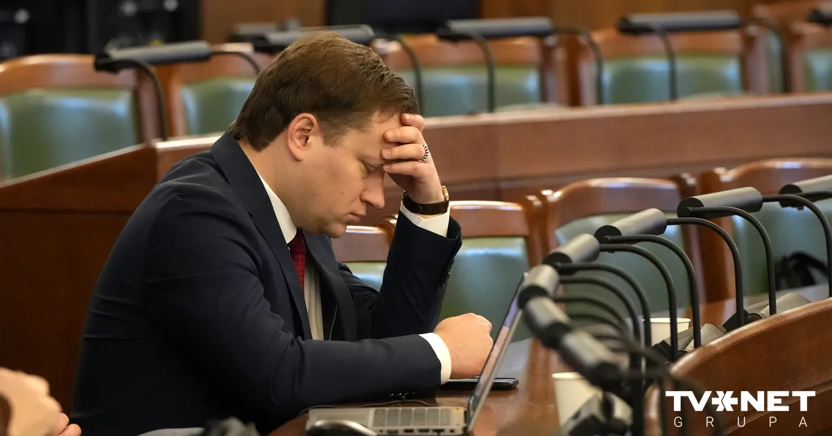 AMATPERSONU DEKLARĀCIJAS Deputāts Patmalnieks pērn bezskaidrā naudā ...