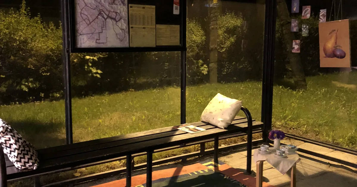 Piltuudis: bussipeatus ehiti hubaseks elutoaks