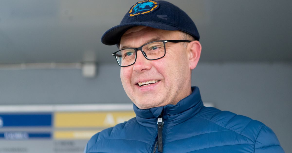 RIIKLIKUD TEENETEMÄRGID Meelis Saarlaid on Eesti lippu lehvitanud ...