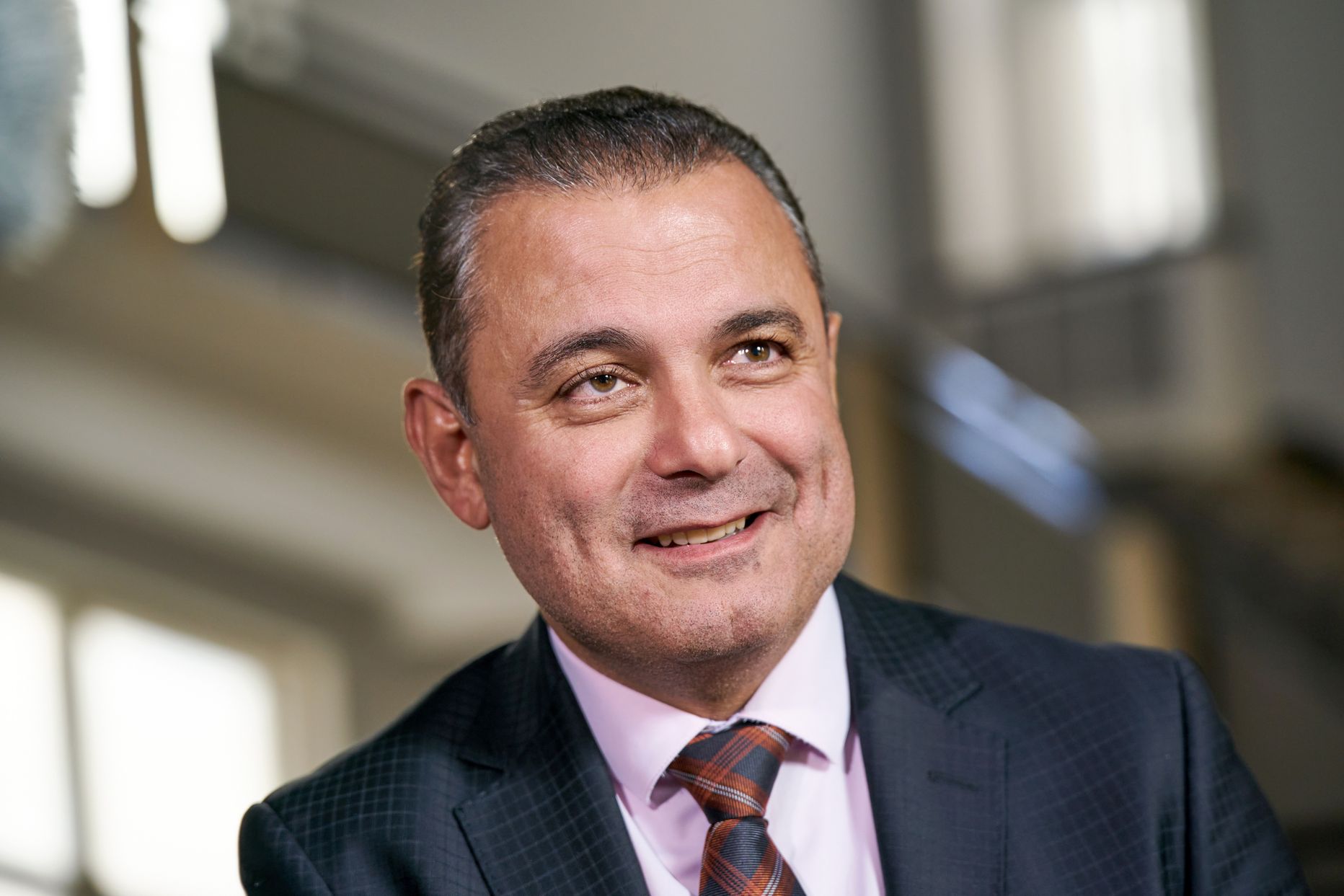 Abu Meri vēlas panākt zāļu cenu samazinājumu