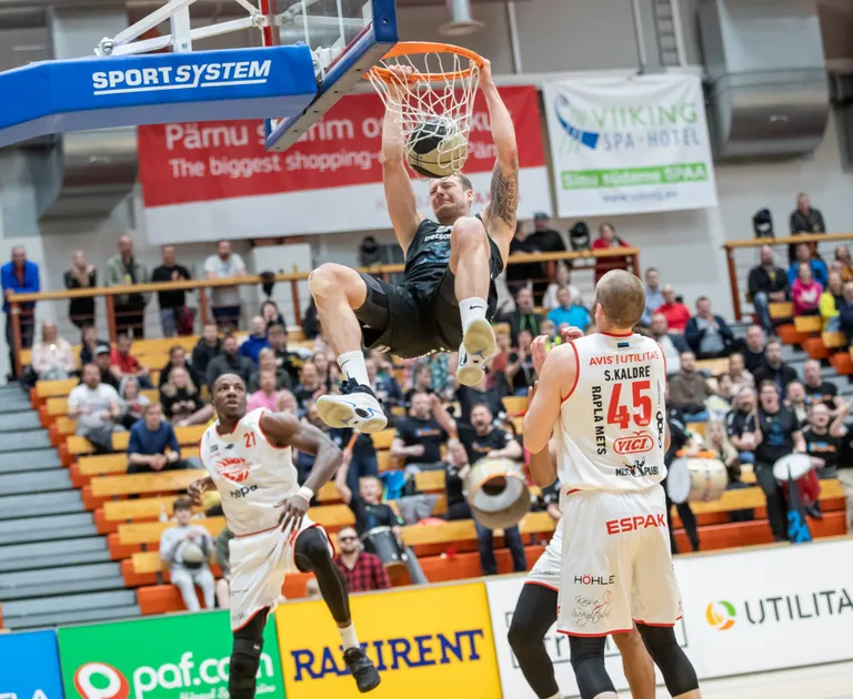 Sadama kossutiim küttis lätlastele korraliku sauna