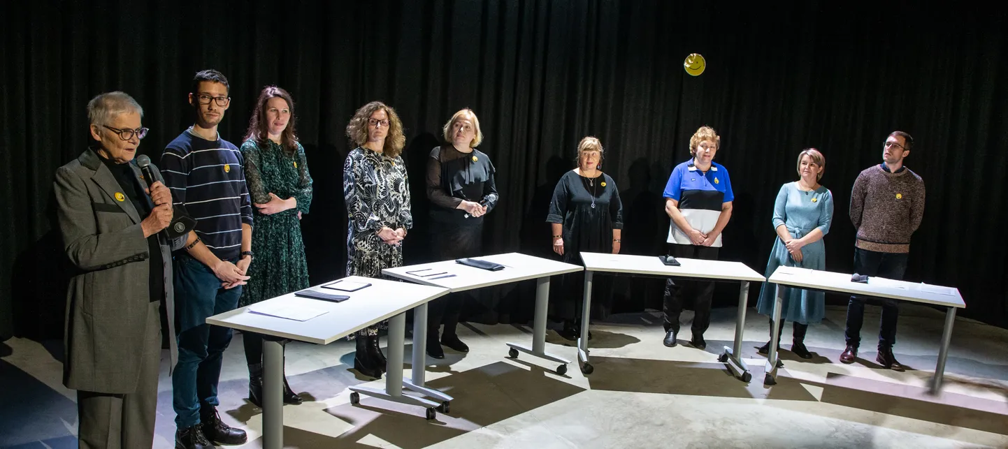 Lavastaja Merle Karusoo andis Ida-Viru eesti keele õpetajatele ruupori