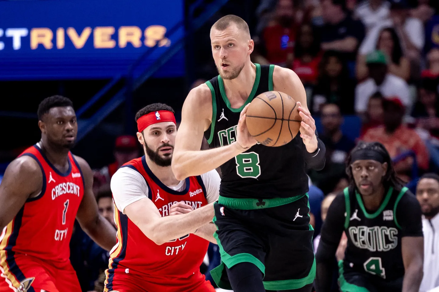 NOSKATIES Porziņģis izceļas ar 19 punktiem un sekmē Bostonas "Celtics ...