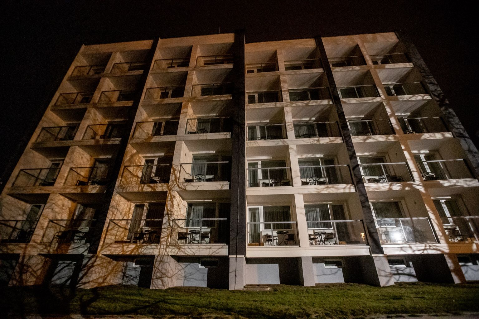 Ida-Virumaale lähetatud töötajad võivad piirangutest hoolimata hotellis ...