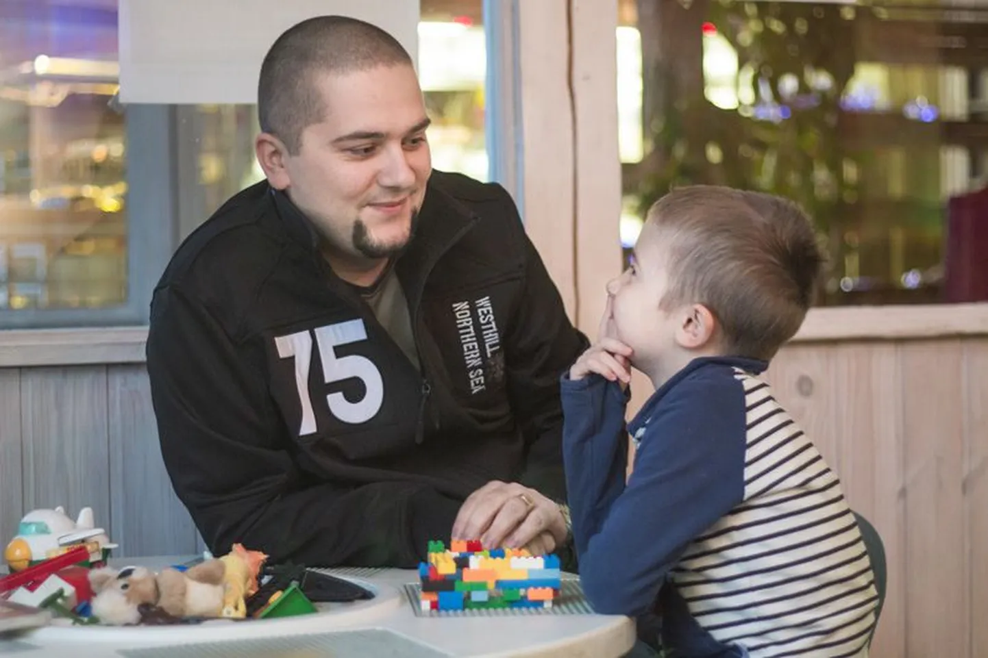 Eestis haruldane: Rakvere Triinu lasteaia juhiks valiti noor mees