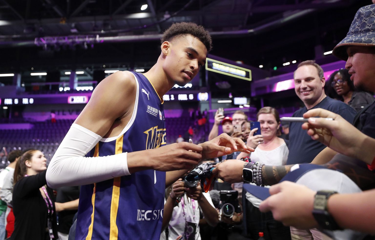 VIDEO Basketbola evolūcija: Viktors Vembanjama