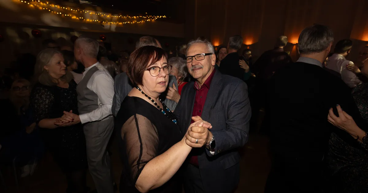 GALERII Türil tantsiti Karavani saatel uuele aastale vastu