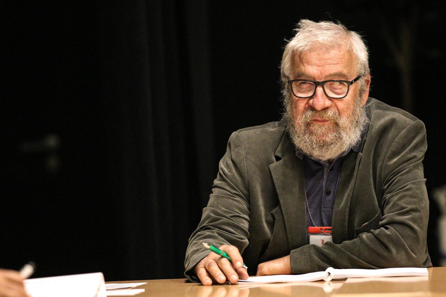 Priit Pedajas alustas Ugalas suvelavastuse "Katkuhaud" proove