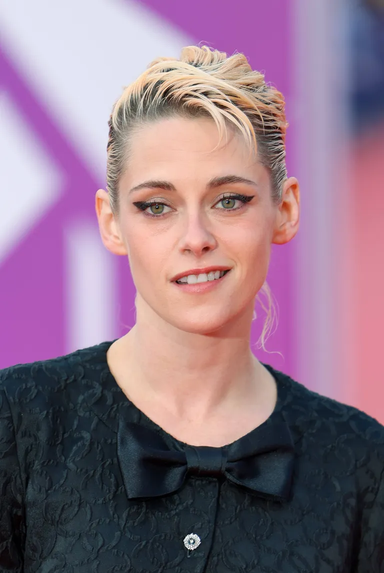 Mācies stilu: Kristena Stjuarte pārsteidz filmu festivālā ar šortiem ...