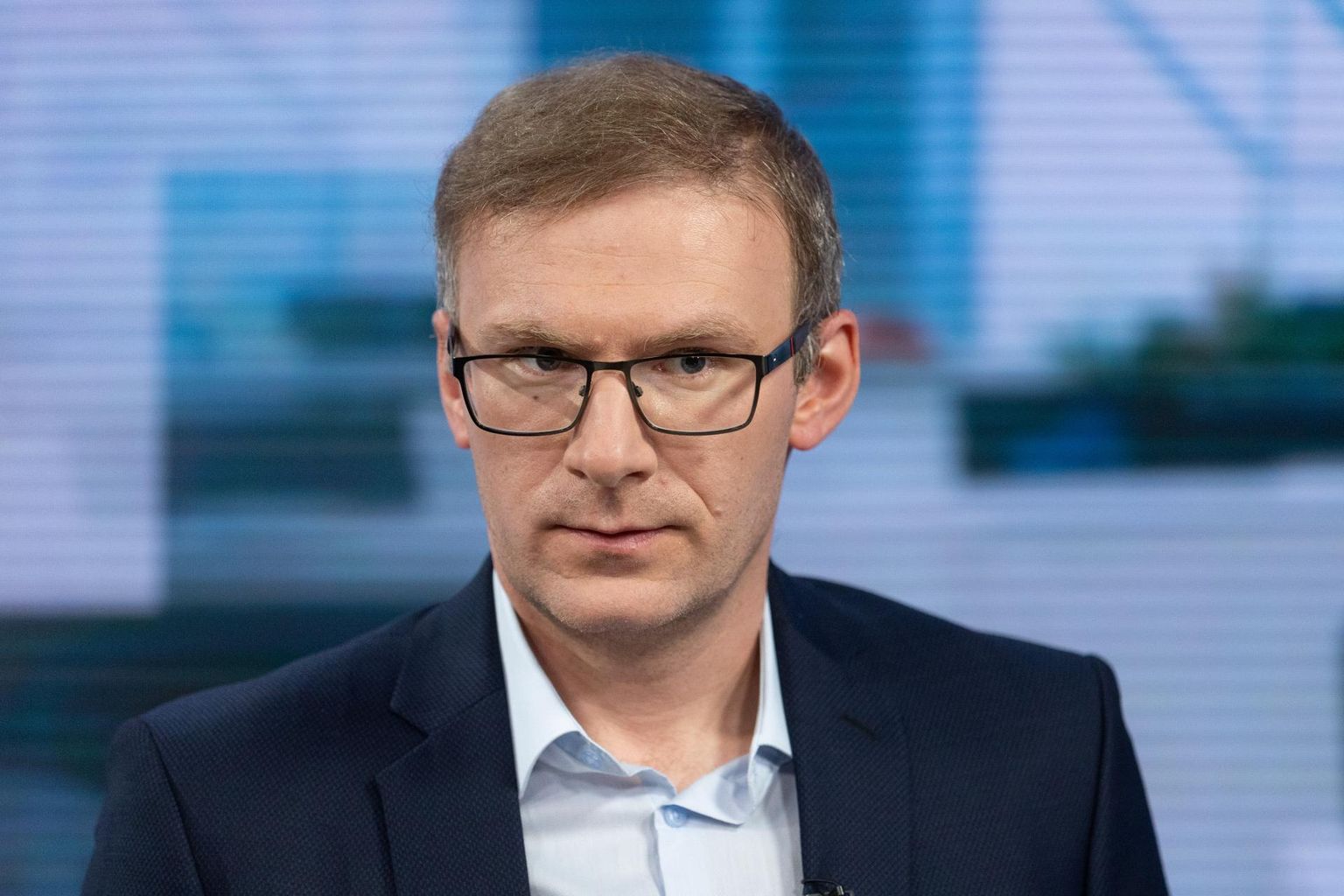 Töötajad: teisest päevast haiguse hüvitamine peab jätkuma