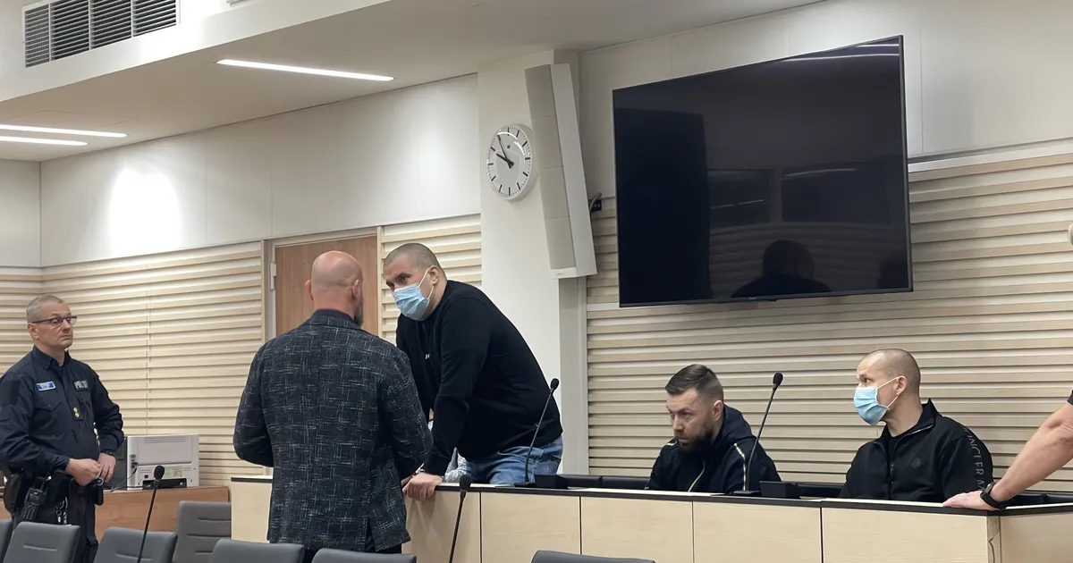 VIDEO KOHTUST Pangas olev 30 miljonit ja kohtumised restoranis: Jokkeri ...