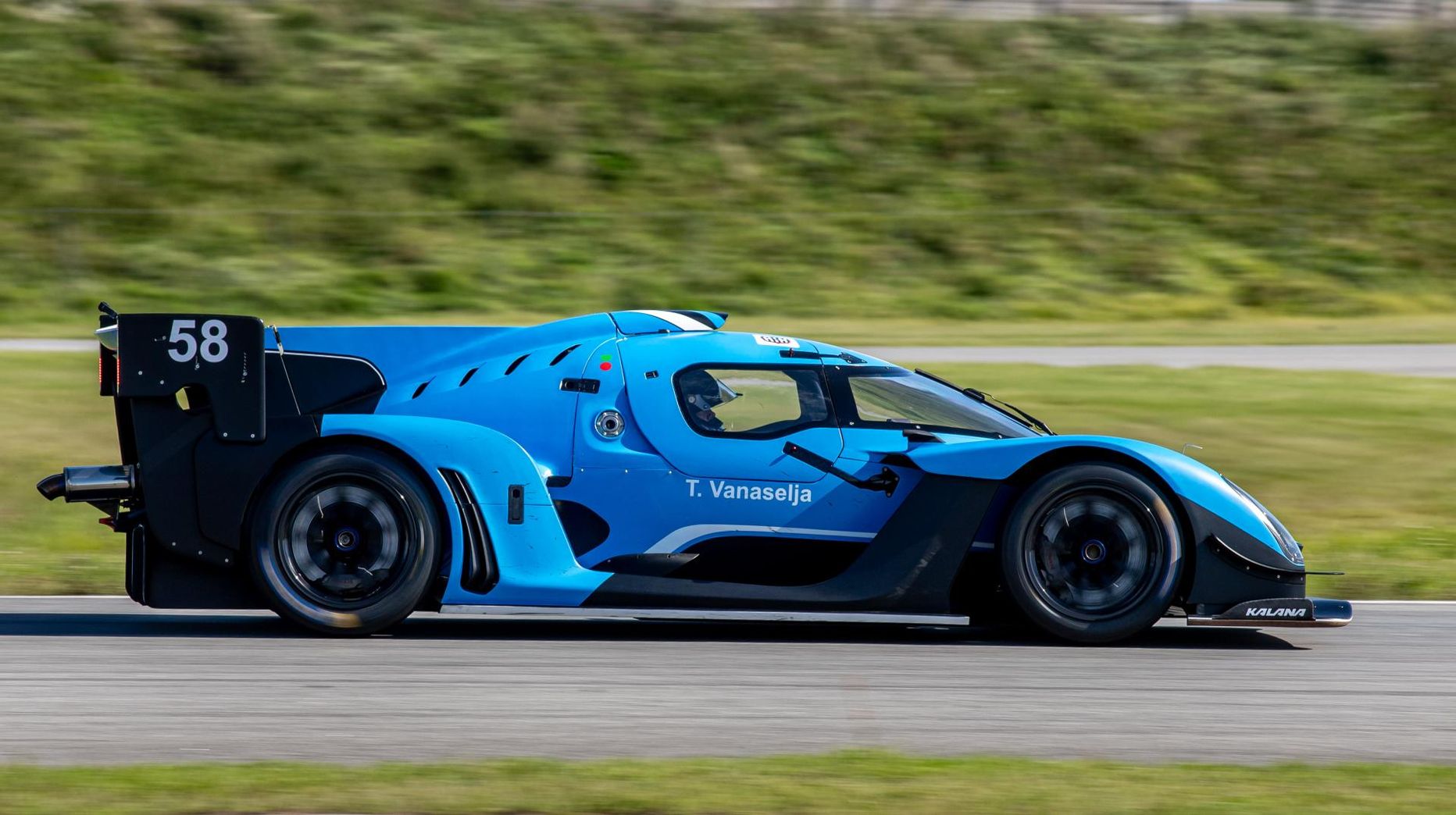 Eesti esimene superauto jõuab homme Tartusse