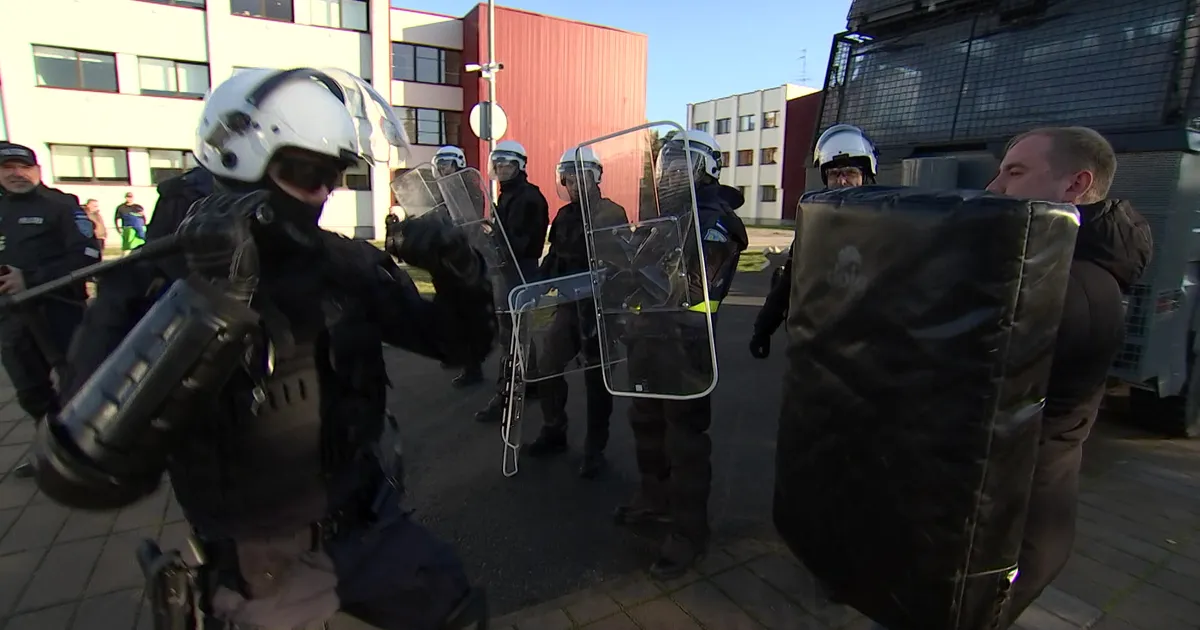 Õppus: Politsei lasi käiku relvad ja rasketehnika!