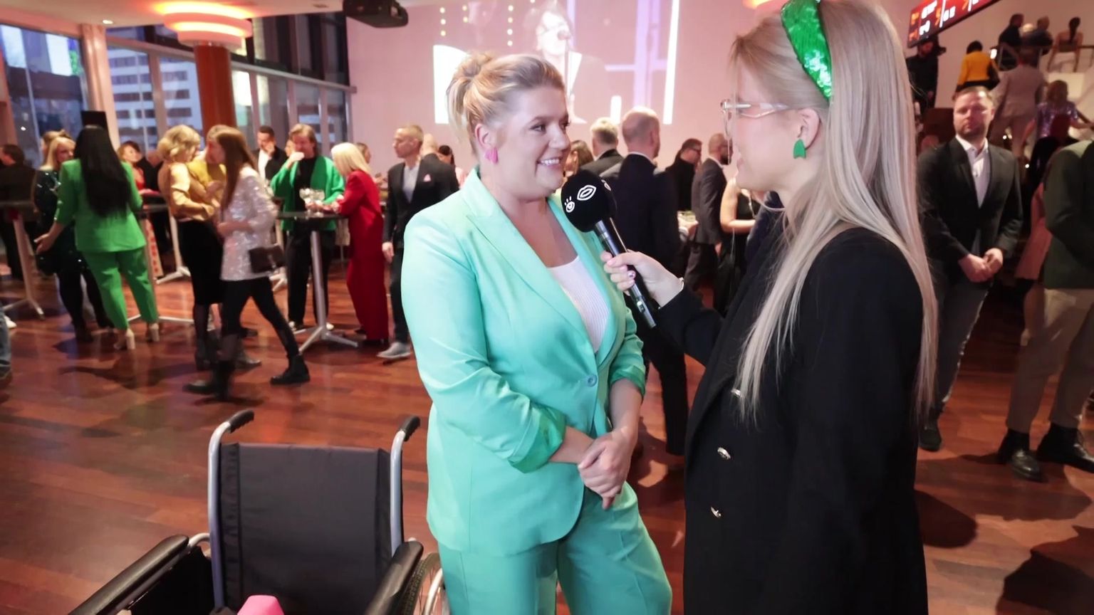 Intervjuu Õnnetuse Tagajärjel Ratastooli Aheldatud «kodud Rahaks