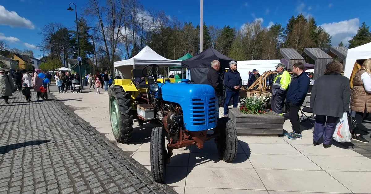 GALERII Elva linn tähistas 87. aastapäeva laada, muusika ja tantsuga