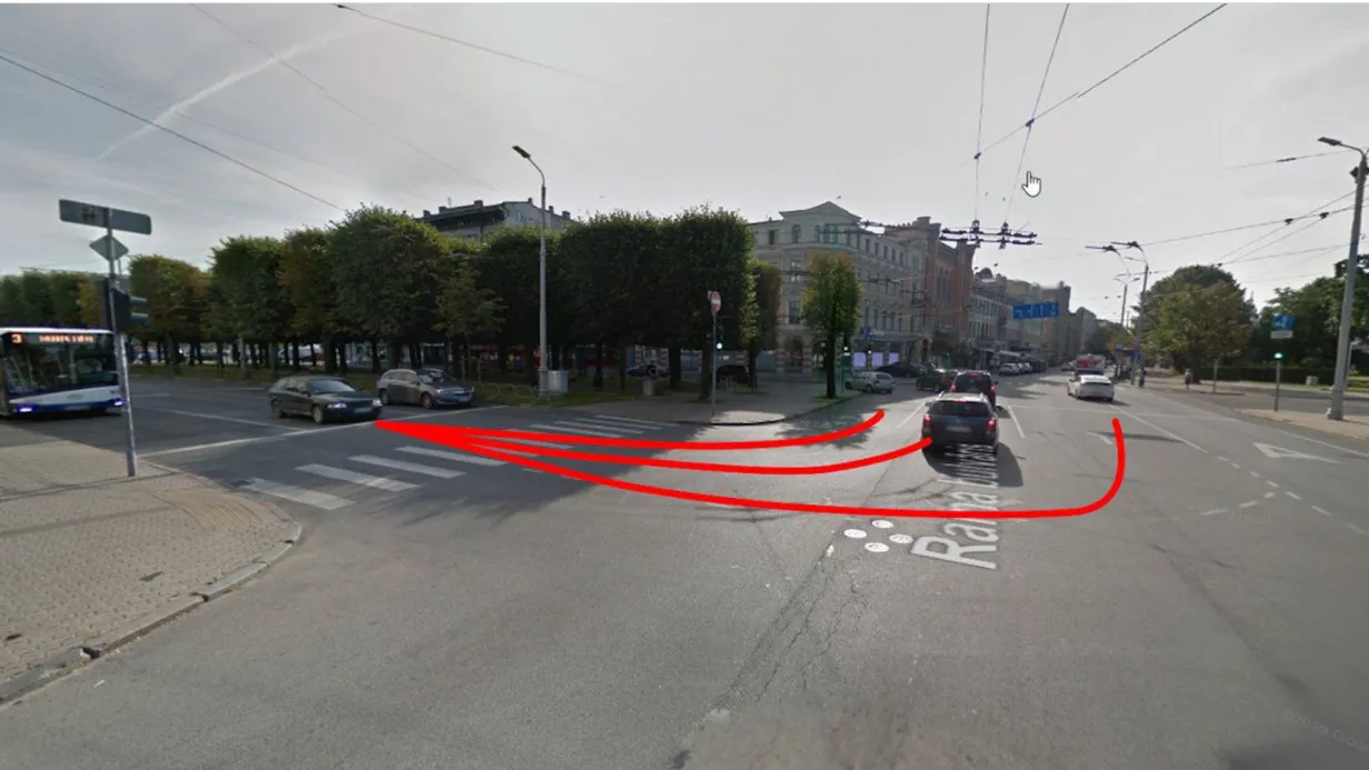 Apzinātas avārijas un viegla nauda. Kā pašā Rīgas centrā jau gadiem ...