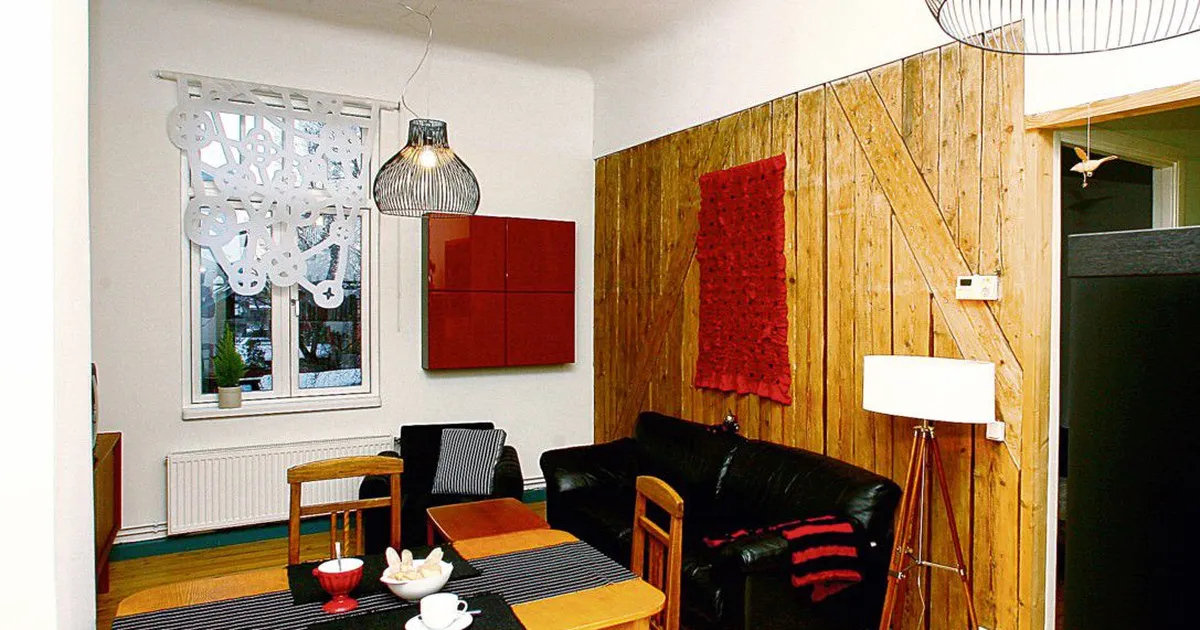 Valge, punane ja must