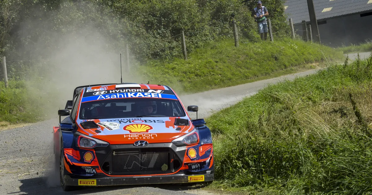 VIDEO Ott Tänak valmistub asfaldil kihutades Belgia ralliks