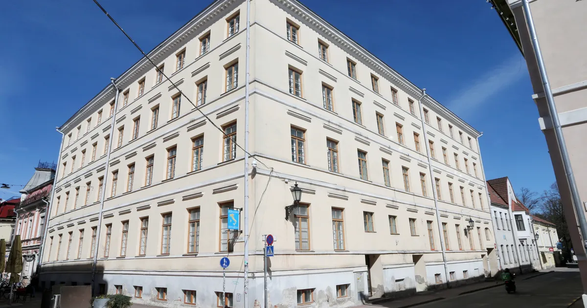 Tartu müüb 3 miljoni eurose alghinnaga Gildi tänava polikliiniku hoone