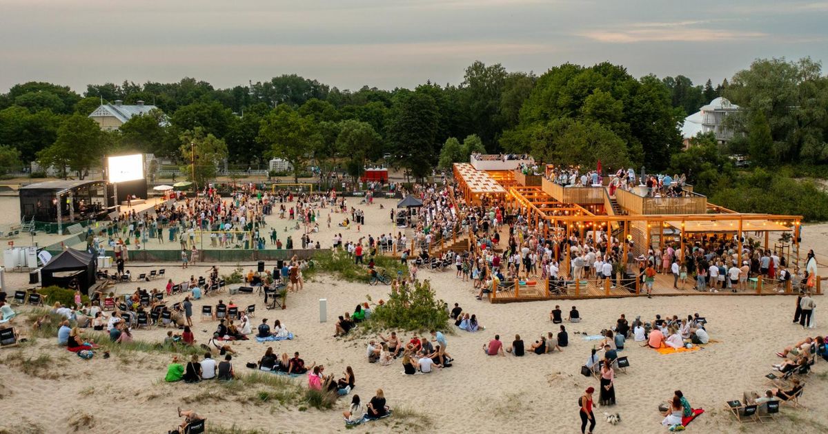 SUUR PILDIGALERII Draakonid ja Düüni avamine tõid rahvamassi Pärnu randa