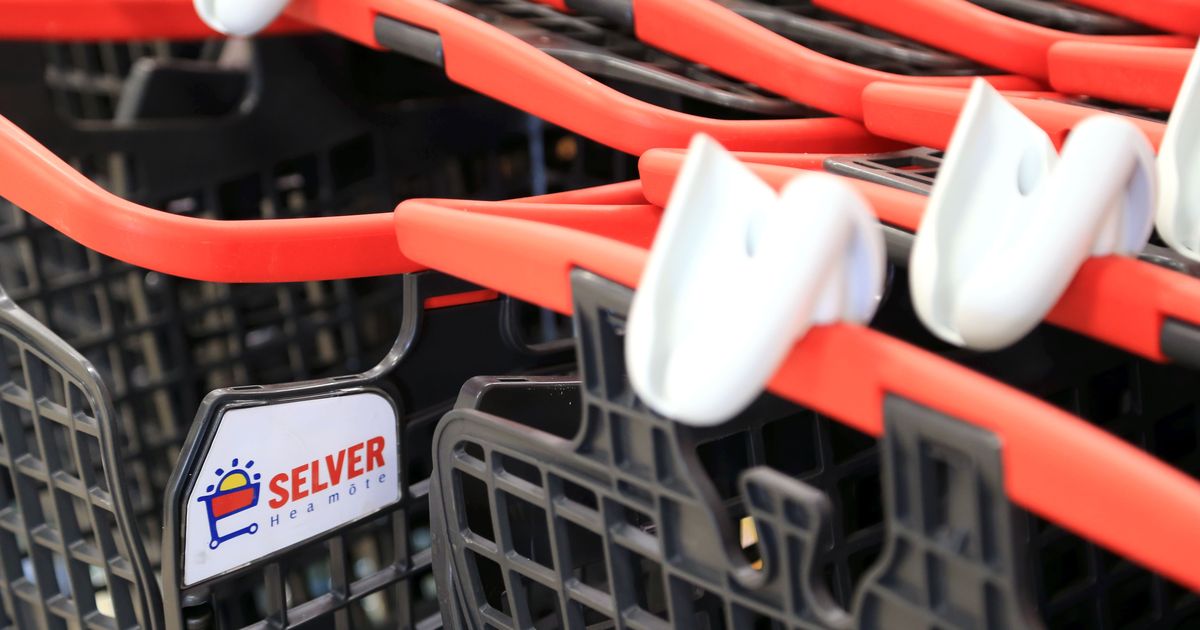 Lugeja küsib: kas Selver enam ostetud riideid kilekotti ei pakigi?