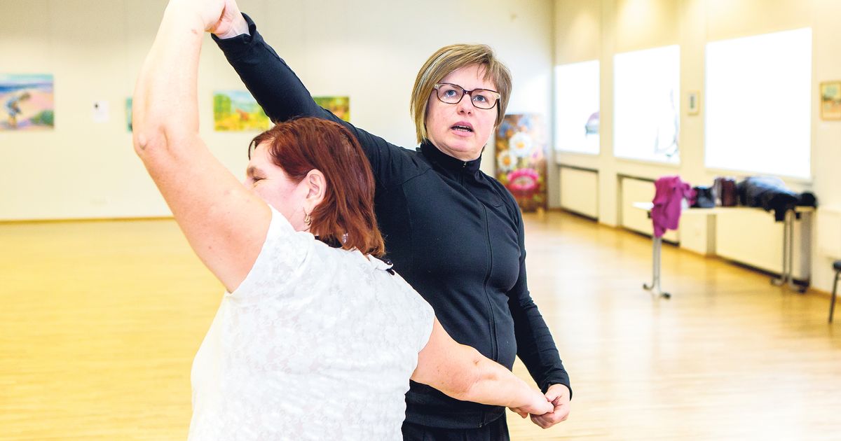 VÄÄRT TUNNUSTUS Eena Markile anti üle Niina ja Alfred Raadiku preemia