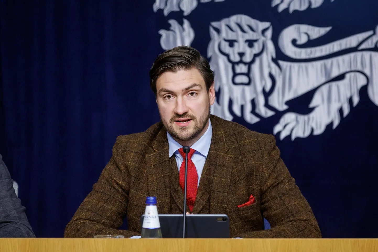 Minister Terras kaalub Eesti Posti mahamüümist