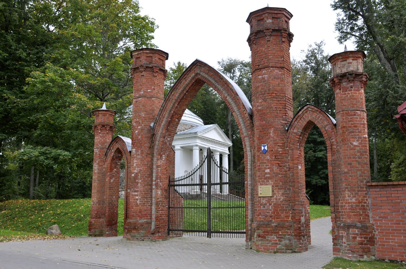 VIDEO Preiļu parkā, iespējams, uzdarbojušies mantrači