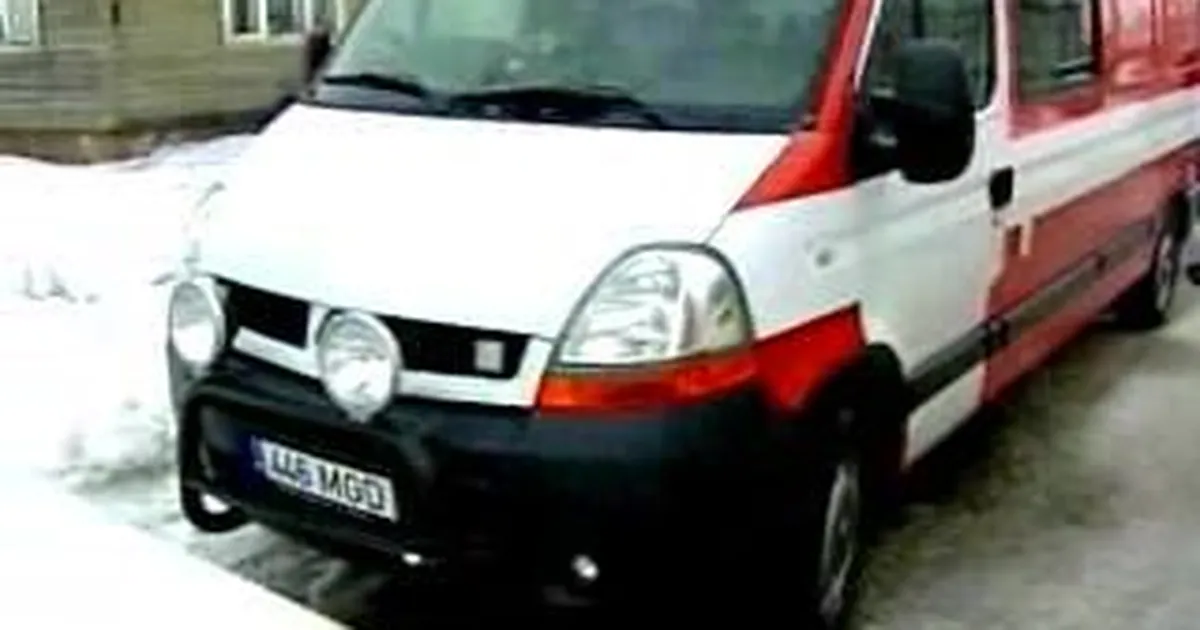 Mees heitis naabri õuele granaadi ja avas majas tule