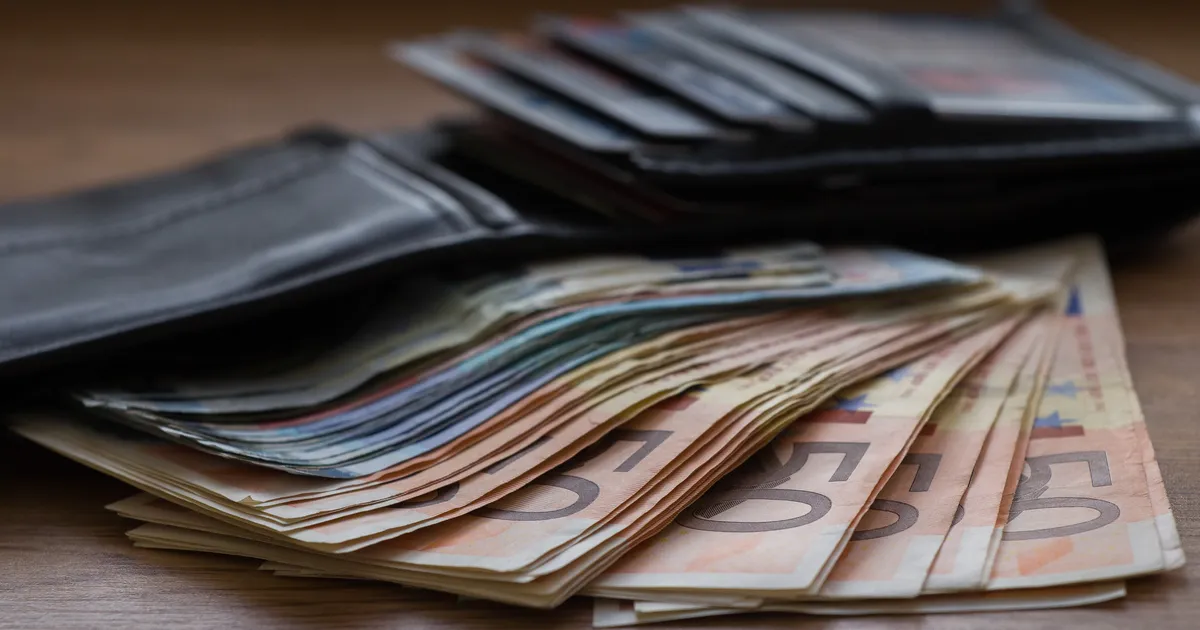 Average wages and salaries rise by 8.1 pct on year in 2024